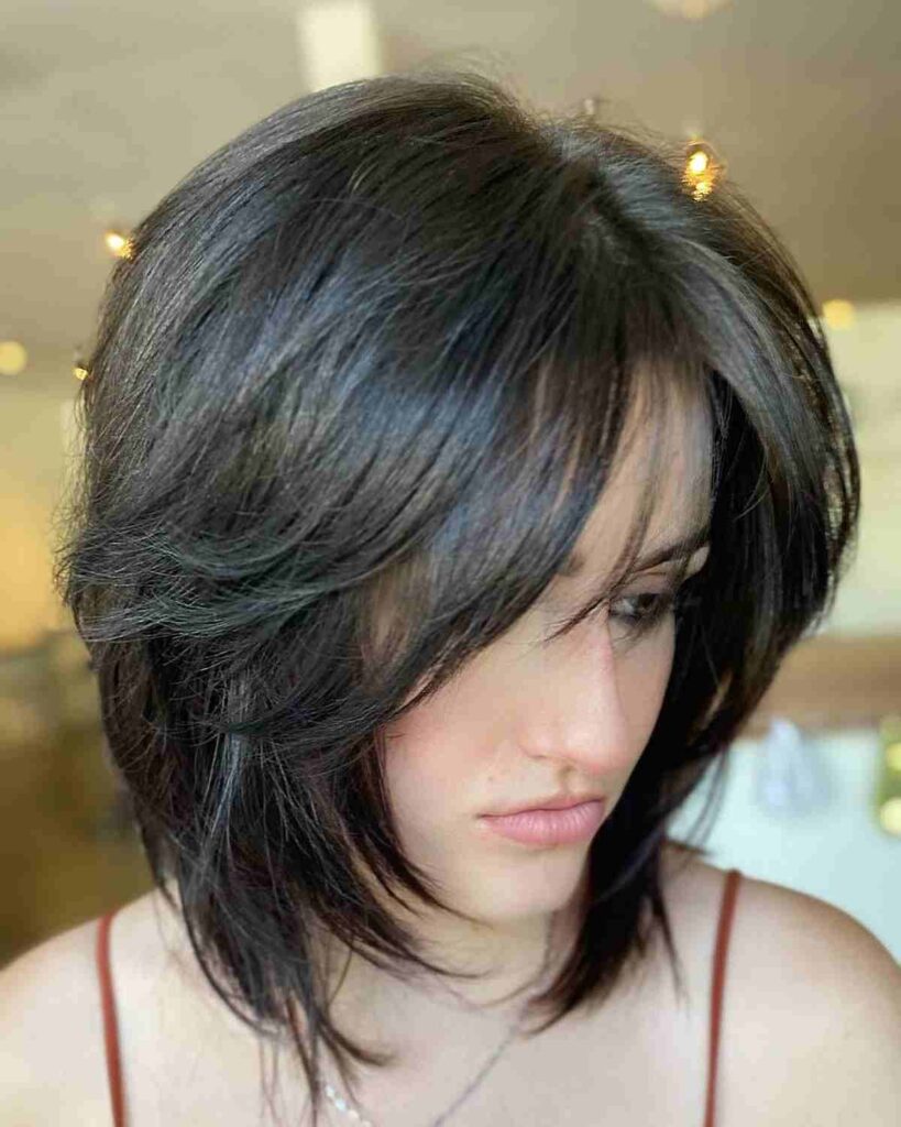 50 Low-Maintenance Layered Medium Haircuts That’ll Give You Stunning ...